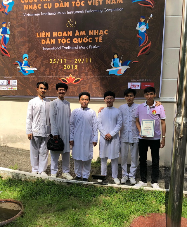 CAO DAI YOUTH ORCHESTRA AT THE INTERNATIONAL FOLK MUSIC FESTIVAL 2018 ...